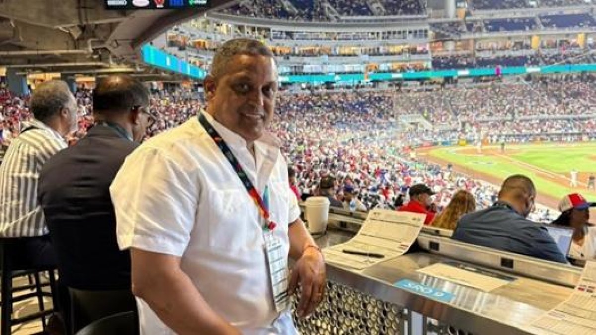 Dirigente deportivo celebra victoria dominicana en el Clásico Mundial ...