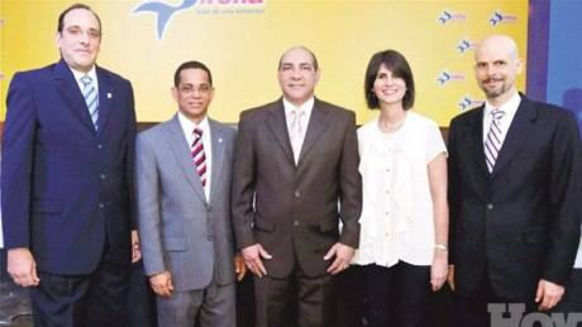 InauguraciónGrupo Ramos llega a Moca con La Sirena # 36
