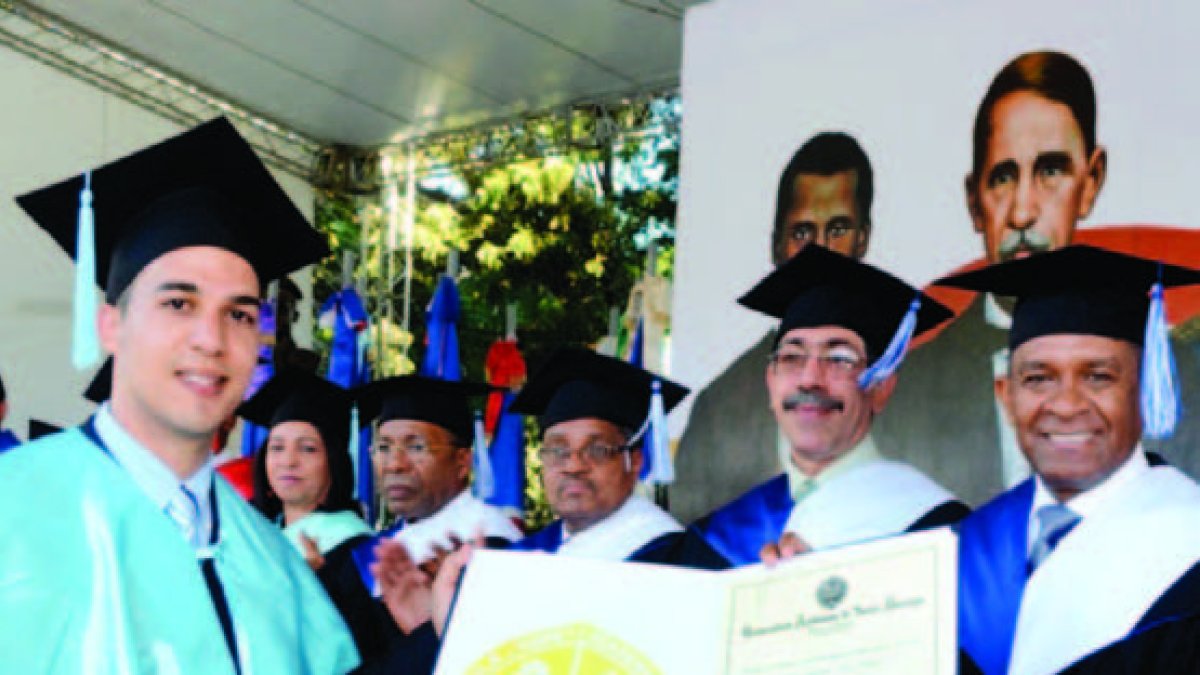 UASD gradúa mil 518 nuevos profesionales distintas ramas