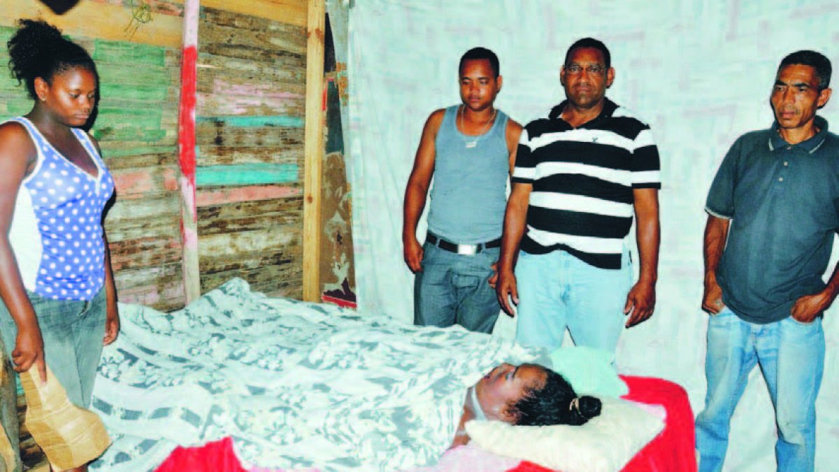 Familiares se niegan a enterrar pariente; creen que sigue viva