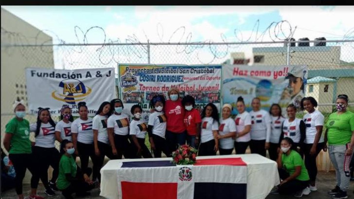 Programa Voleibol de Cosiris Rodríguez se extiende a Internas San Cristóbal