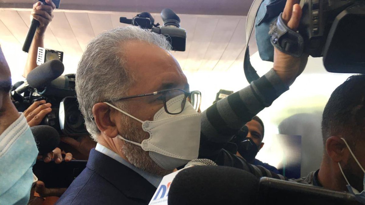 «Mis actuaciones como funcionario público están claras», dice Simón ...