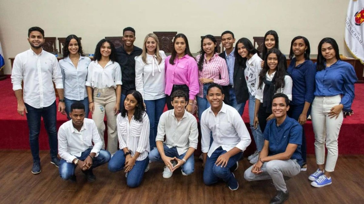 Regidora Liz Mieses llama a la juventud a incidir en la política