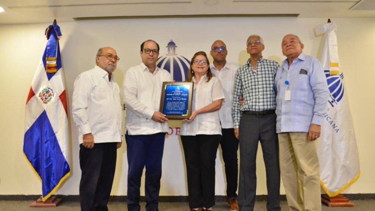 Miderec celebra el Día del Deporte con ofrendas y reconoce deportistas
