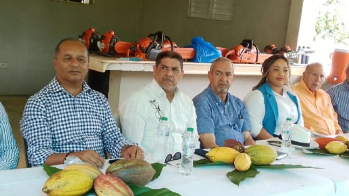 Agricultura inicia programa de apoyo a cacao con RD$100 MM