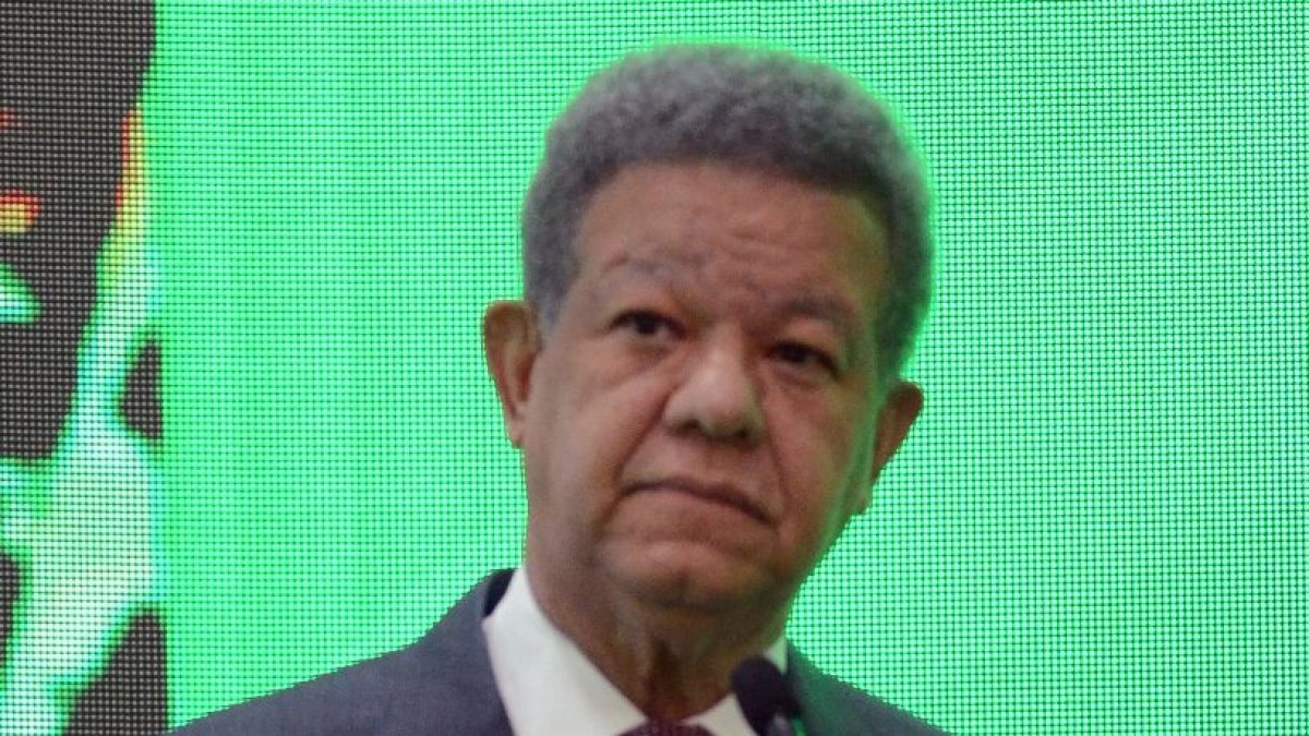 Leonel destaca el valor de las obras que construyó