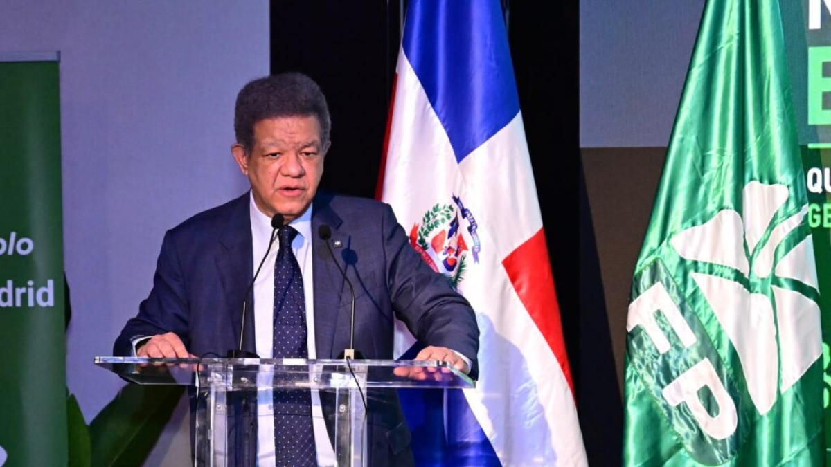A Leonel, con el cariño de siempre