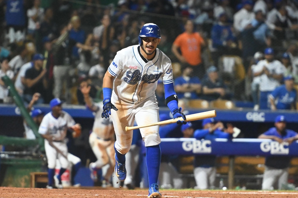 Sencillo de Adames deja en el terreno a los Gigantes
