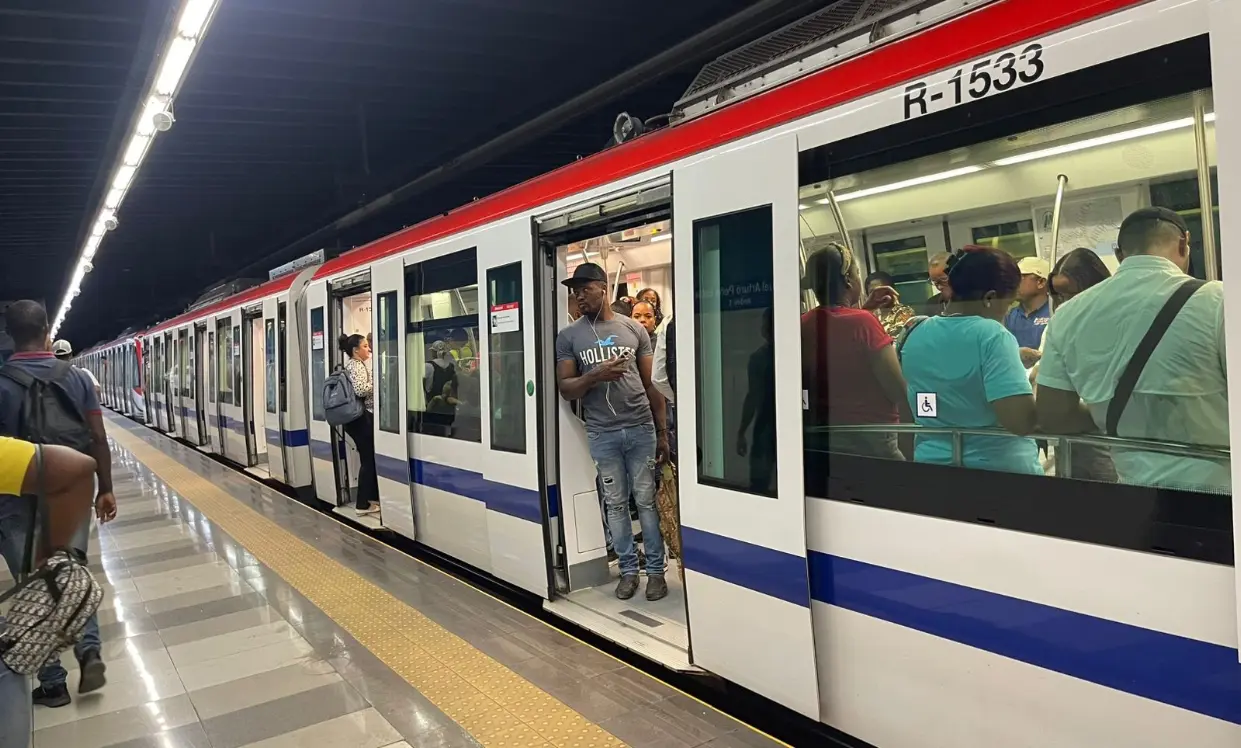 Desaparecen filas y empujones con incorporación de trenes de 6 vagones ...