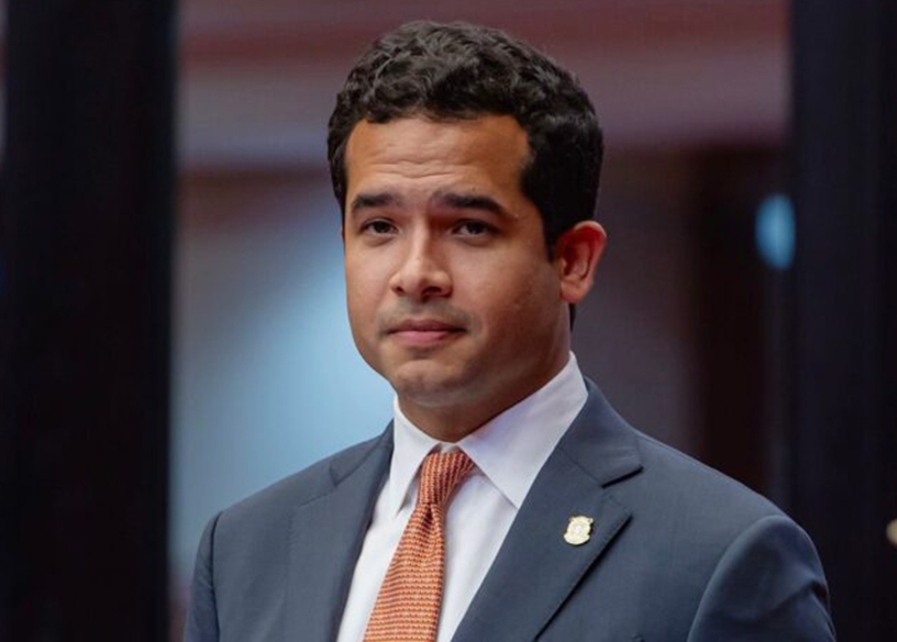 Encuesta revela amplia ventaja de Omar Fernández frente David Collado ...