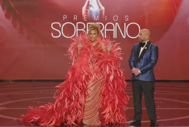 Georgina Duluc cambia de cristales a plumas en presentación de los ...