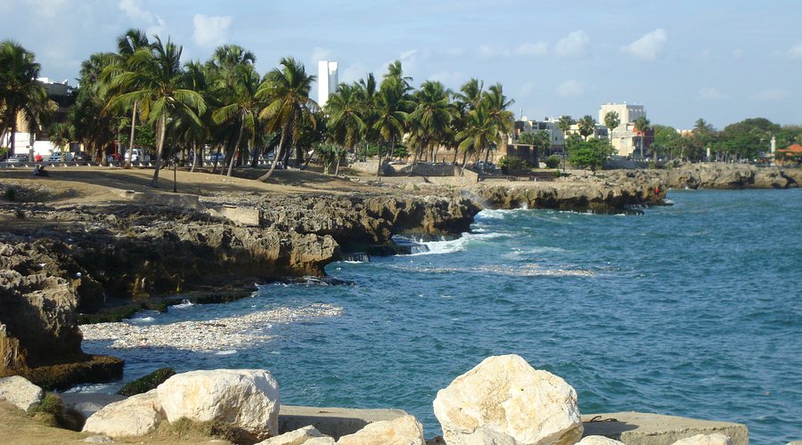 Hombre desaparece tras presuntamente lanzarse al mar Caribe: ¿qué hacen ...