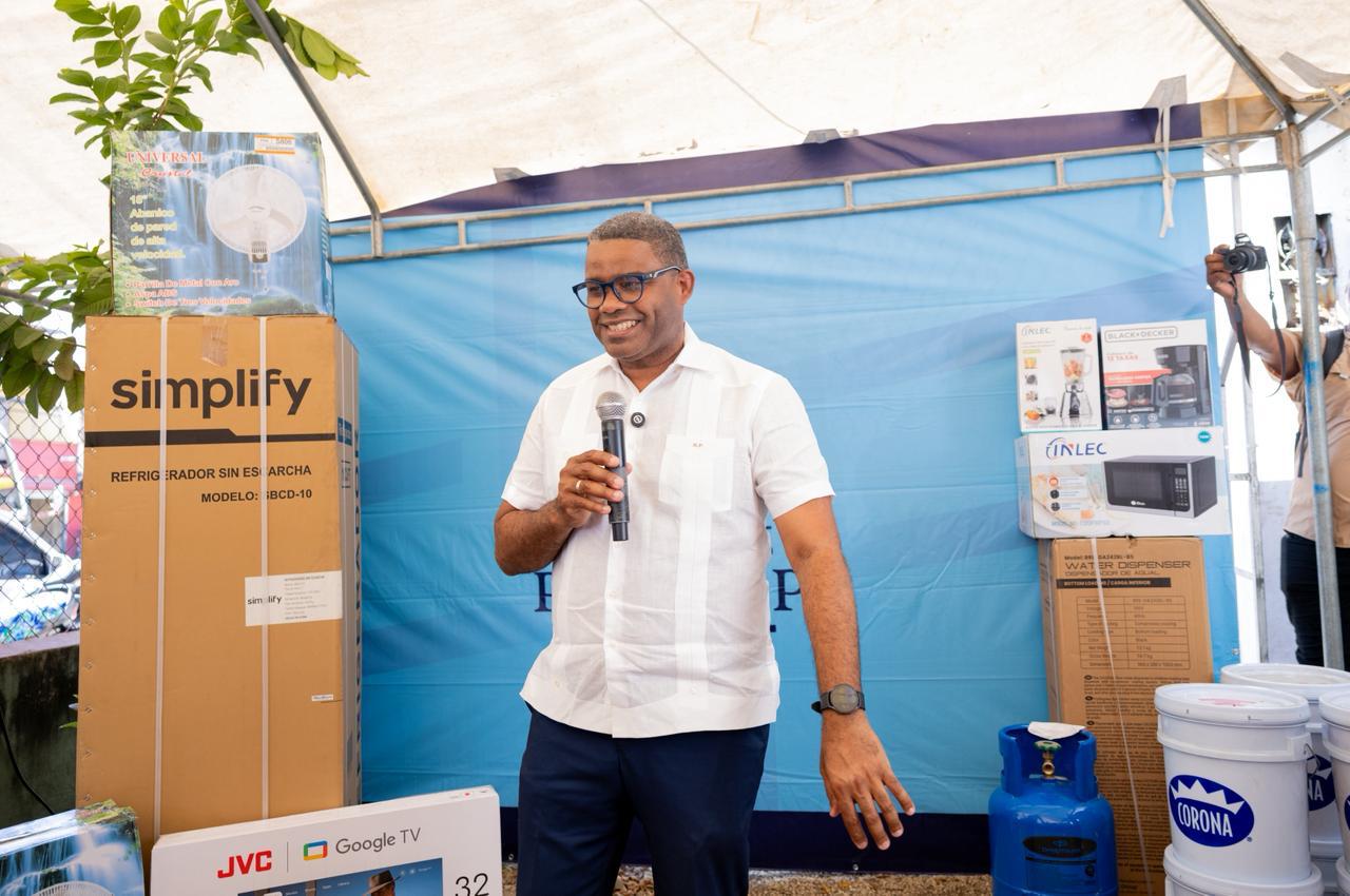 Propeep realiza donación de enseres a la Defensa Civil en Santo Domingo ...